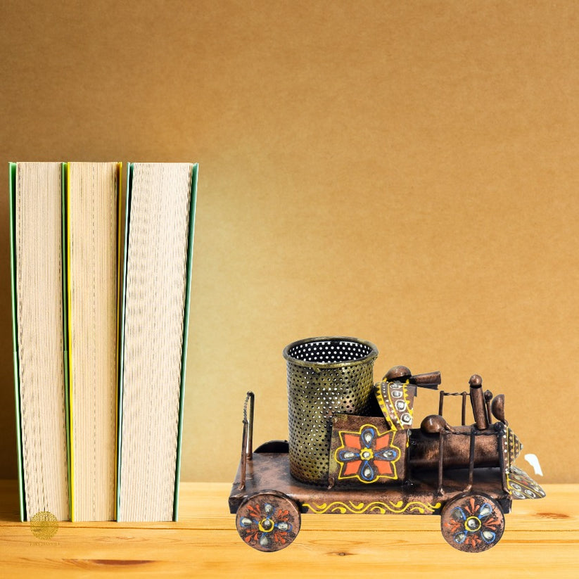Antique Railway Engine Pen Stand | The Gharnish